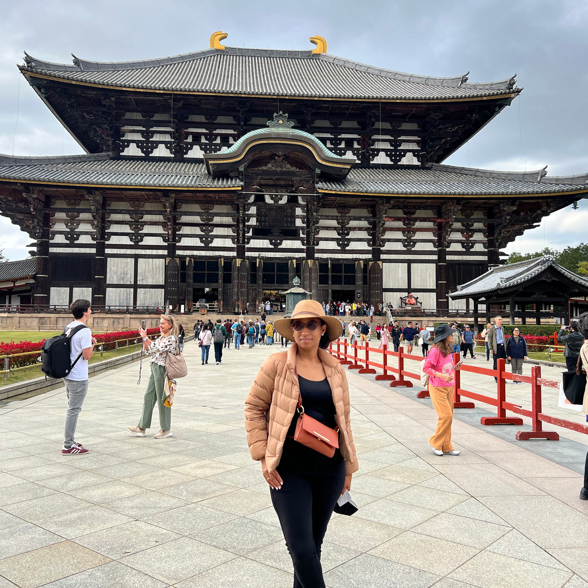 Staying Chic While Traveling Light – Onna Ehrlich